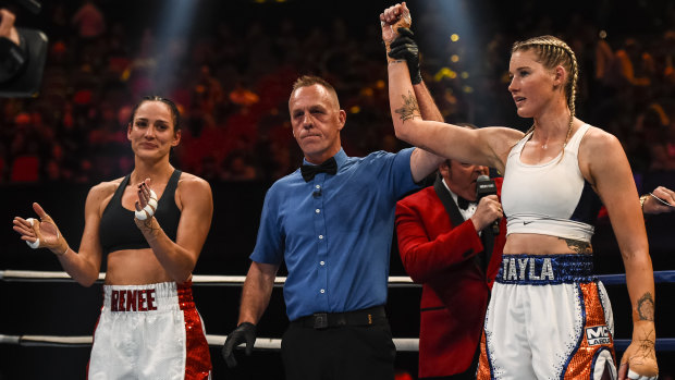 Tayla Harris earns first knockout of boxing career in win over Renee ...