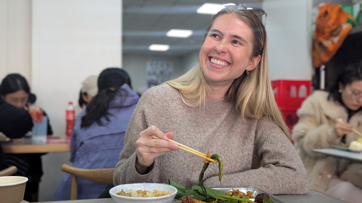 Blondie in China: How this Australian made a living eating her way ...