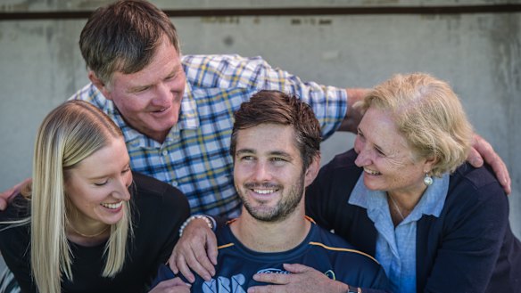 Sam Carter gets family surprise before 100th Super Rugby game