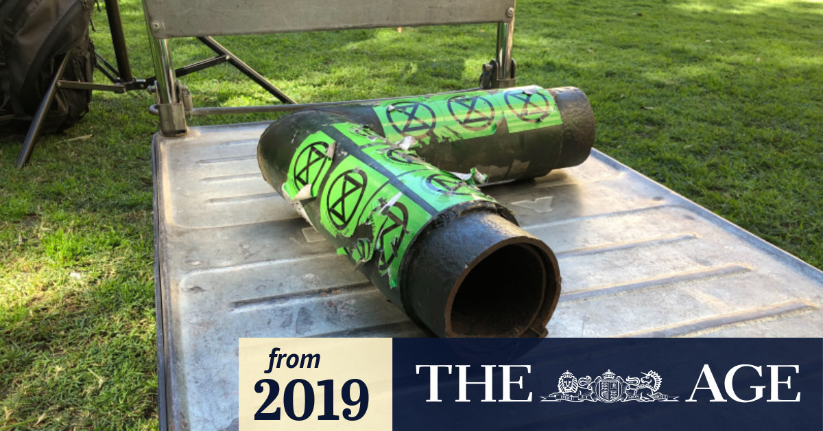 'Dragon's den' protest device to be banned but glue and ropes are OK