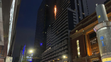 Spencer Street fire: Melbourne CBD apartment building goes up in flames ...