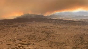 ACT fires: RFS say Namadgi National Park blaze could cross NSW border ...