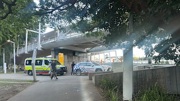 Kurilpa Bridge into Brisbane CBD closed for Queensland Police operation