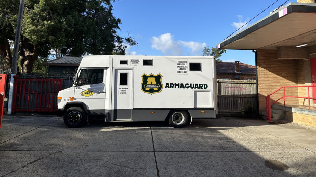 Armaguard rescue deal collapses, Lindsay Fox pledges $10m in additional ...
