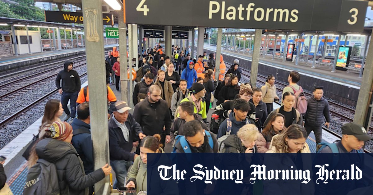 Electrical Trades Union must not block deal to end Sydney trains chaos