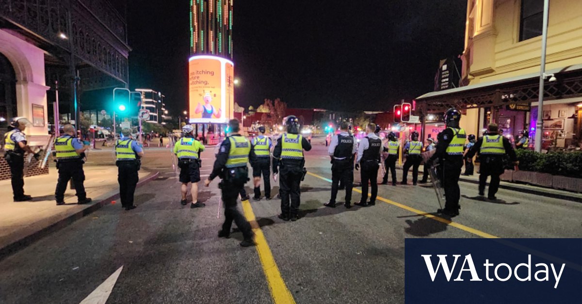 Australia Day Crowds Pelt Police With Rocks Bottles Brick In Perth