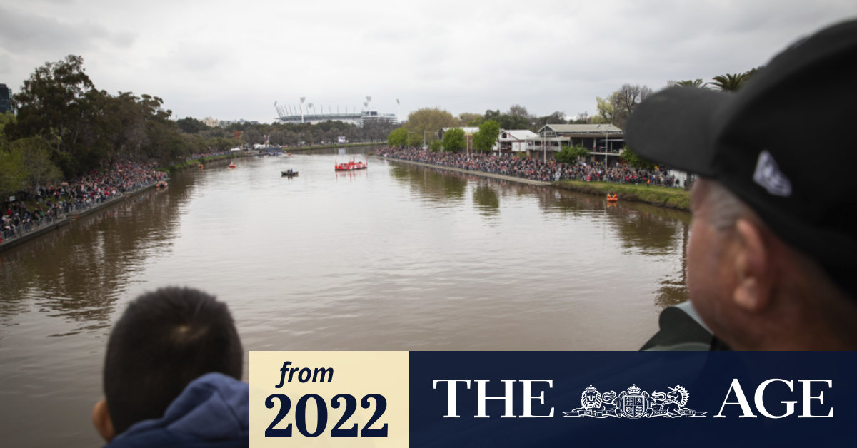 AFL 2022: Grand final parade bring crowds to the Yarra River