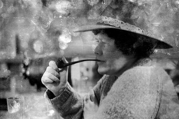 Keri Hulme: pipe-smoking author of Booker Prize novel