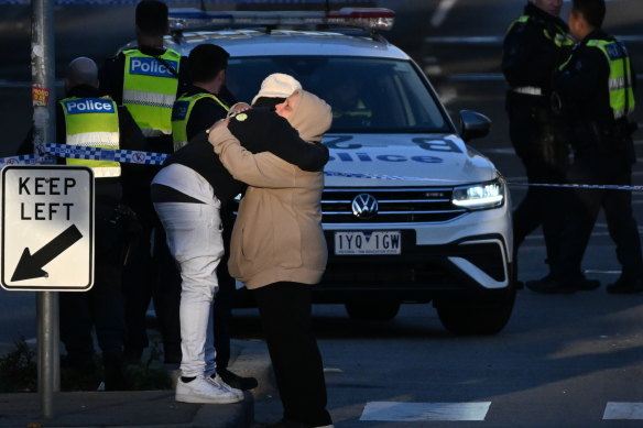 North Melbourne shooting: Police hunt gunman after man shot dead early ...