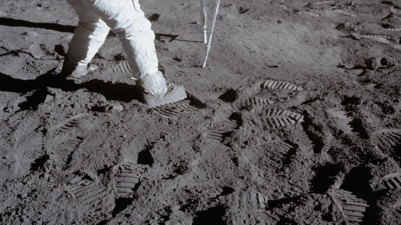 Sydney moon dust experiment on board Apollo 11