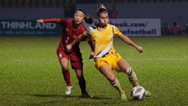 Matildas star Steph Catley signs for Arsenal in English Women's Super ...