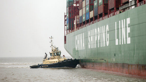 Tug boat industrial action raises fear of co-ordinated waterfront strike