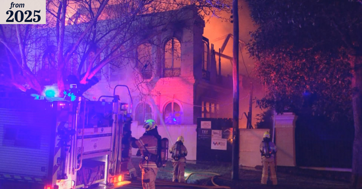 Toorak mansion fire: Suspicious blaze engulfs multimillion-dollar home ...