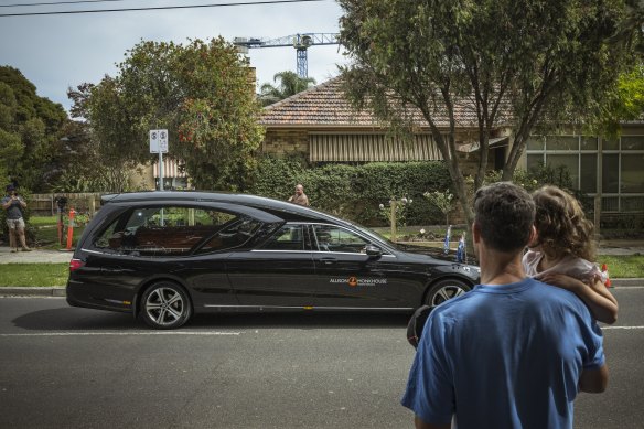 Shane Warne funeral: Family and friends arrive at Shane Warne’s private ...