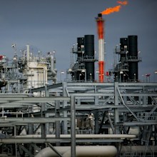 Shell, Rothschild bunker down with QCLNG stake bids, Brookfield bails