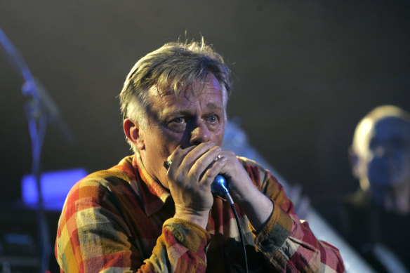 Musician Broderick Smith has died