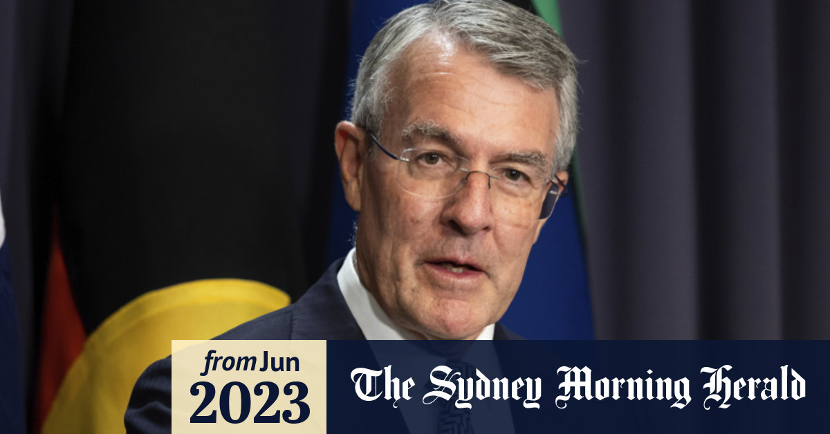 Nazi symbol ban to hit offenders with 12 months jail, $16,500 fine