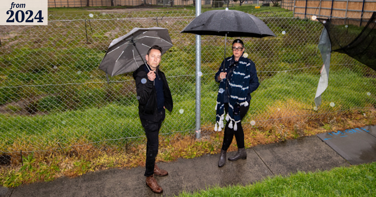 Port Melbourne residents join forces with public housing residents over ...