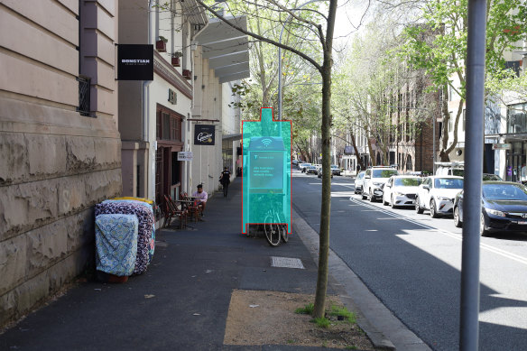 Advertising: Telstra payphones to be bigger in Sydney CBD