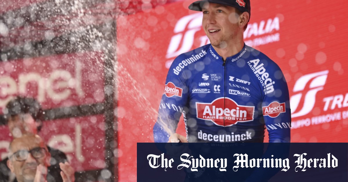 Giro d’Italia 2023: Kaden Groves wins stage five as dog wipes out Remco ...
