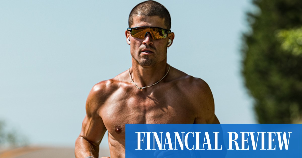 William Goodge is trying to run across Australia in a record 35 days ...