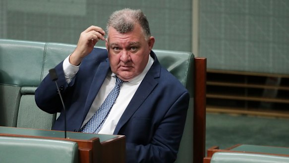 Craig Kelly calls for party room clarification as emission gap widens