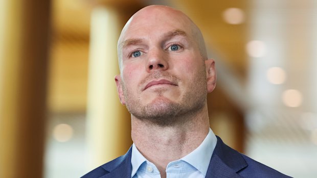 Laurenkayfit bio she is a cute Earth-loving woman with a