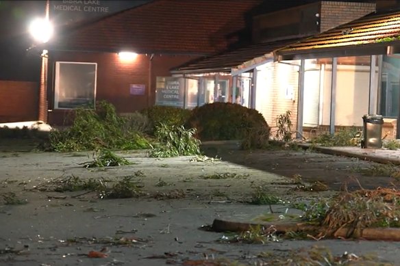 Perth storm: Strongest winds in 35 years recorded as WA lashed by wild ...