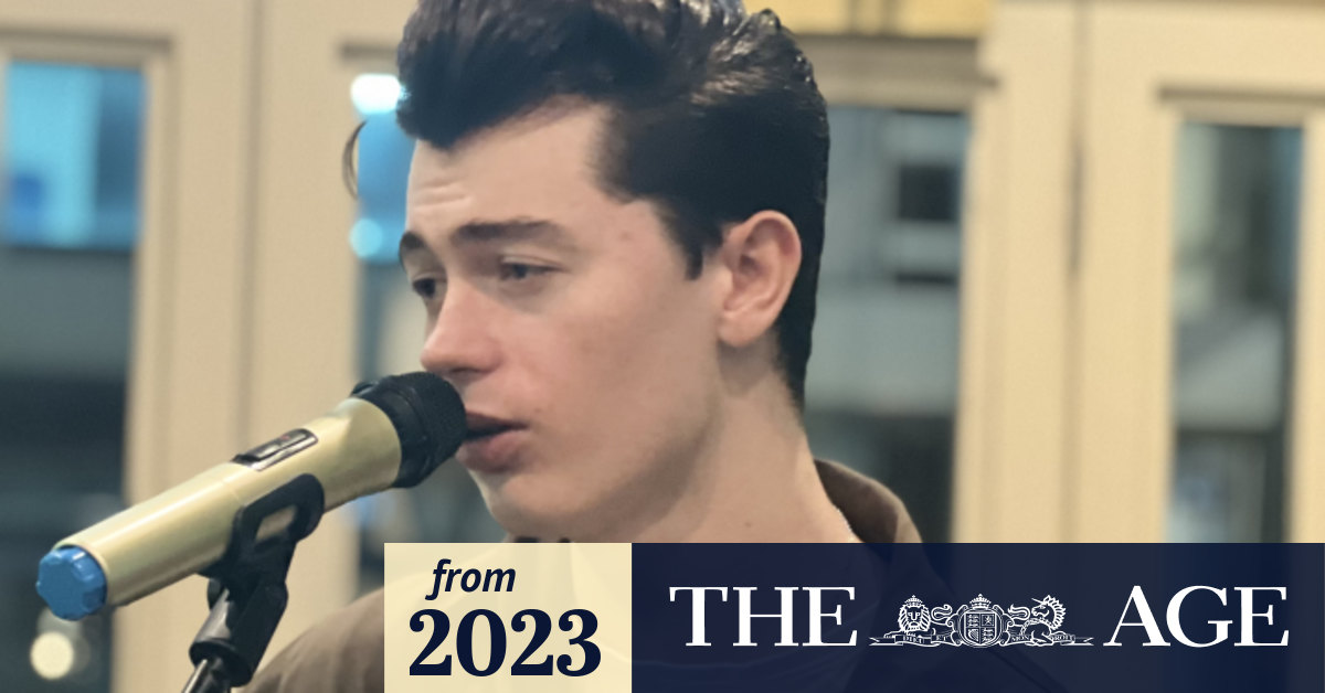 Kitchen-sink singer Elliot James Reay strikes a chord on TikTok