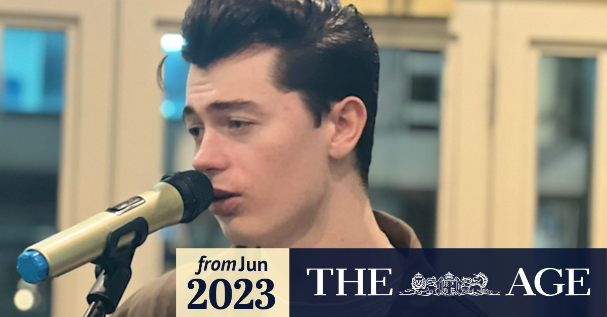 Kitchen-sink singer Elliot James Reay strikes a chord on TikTok
