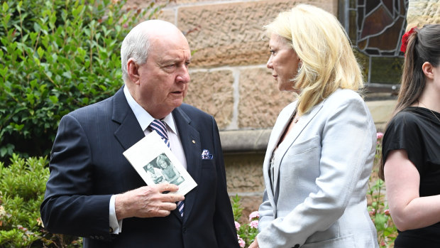 John Laws farewells wife Caroline Laws at funeral in Sydney's Darling Point