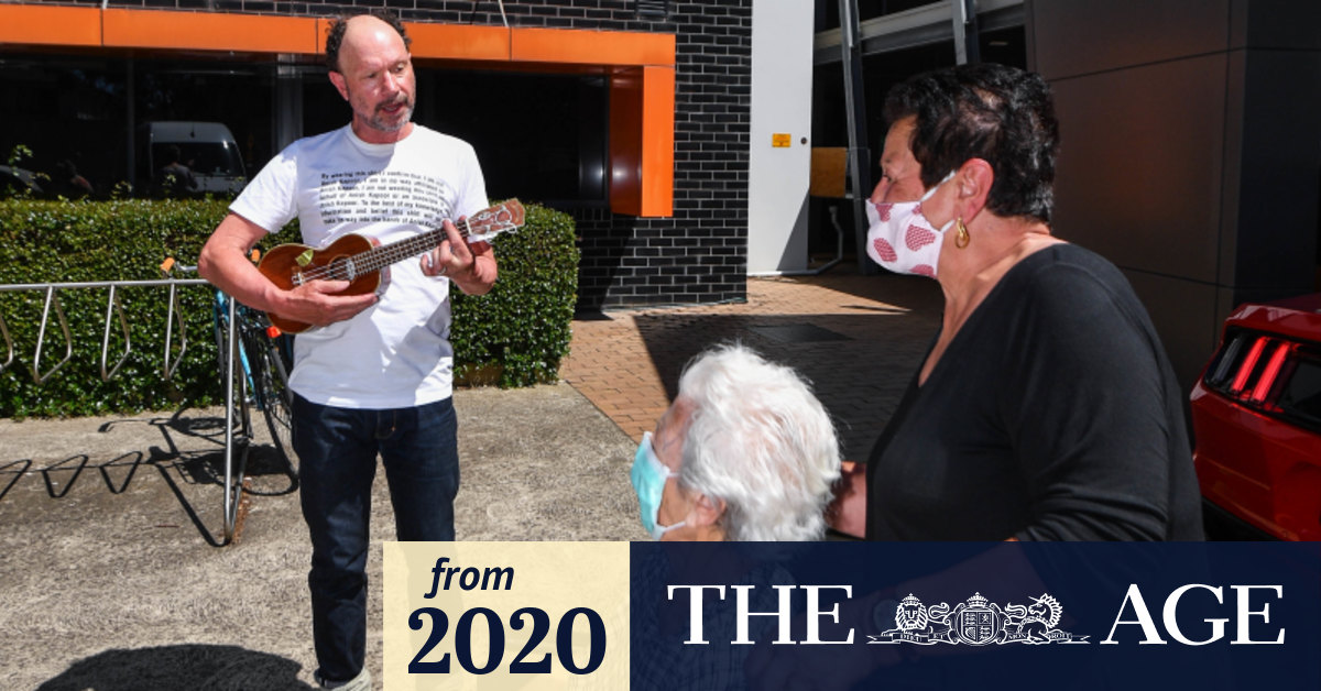 When his parents caught coronavirus, Ian Pidd picked up his ukulele