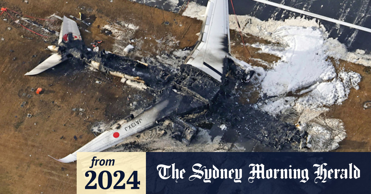 Japan Airlines Flight 516: Emergency slides, an Australian invention ...