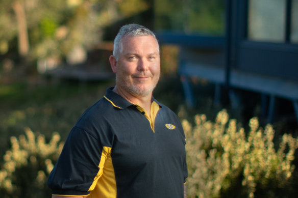 Airbnb operator charged with menacing guest over bad review of his ...