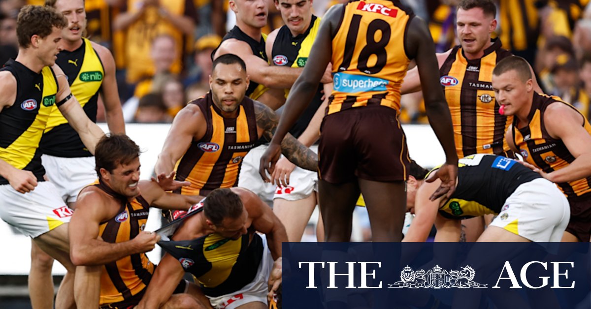 AFL 2025: Nick Watson gives the middle finger salute; Richmond Tigers ...