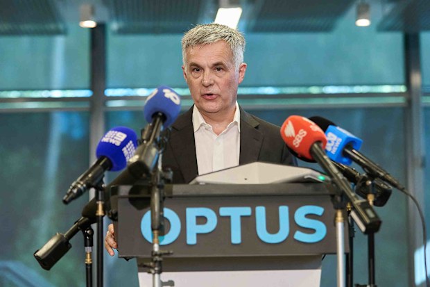 Optus Outage: CEO Stephen Rue says call centre staff failed to act on ...