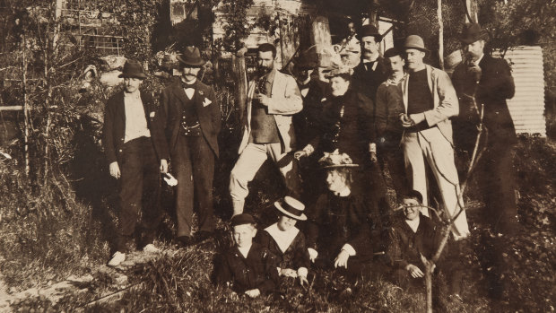 ‘Brotherhood of the brush’: The artists who colonised Sydney Harbour