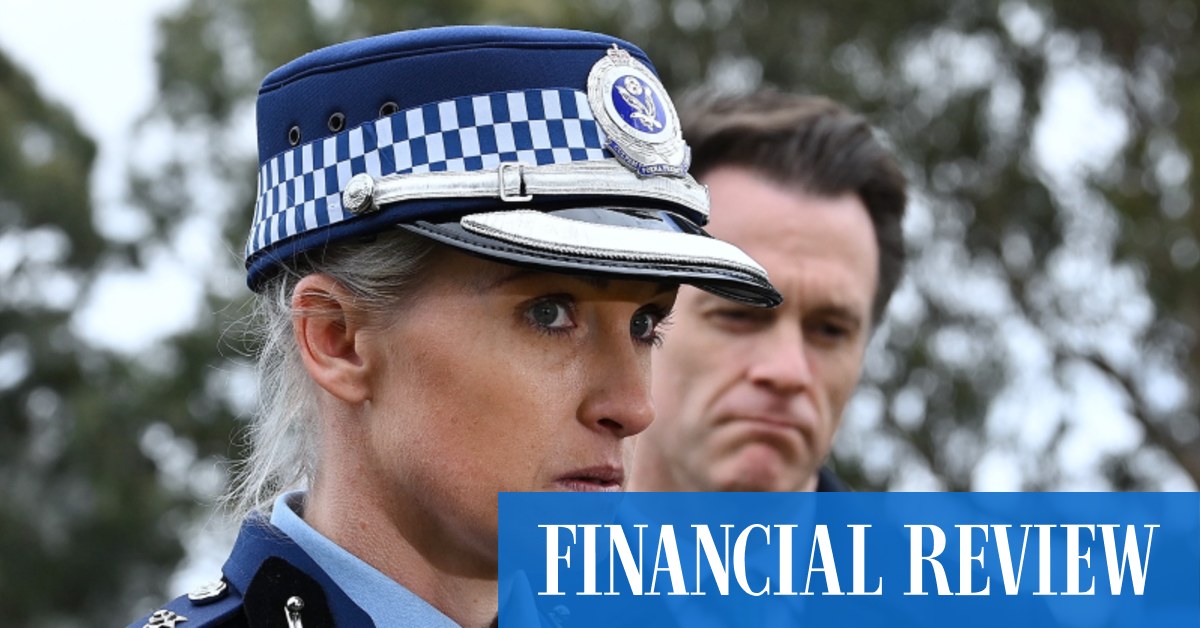 Bravery award for NSW Police Inspector Amy Scott who stopped Bondi ...