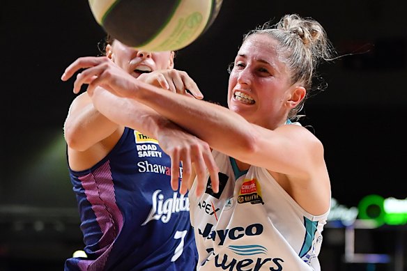 Southside Flyers to fight fire with fire in WNBL grand final series"