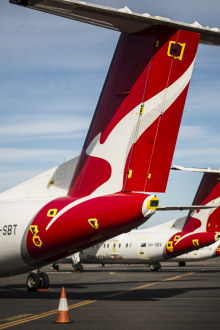 QantasLink pilots the first to accept two-year wage freeze