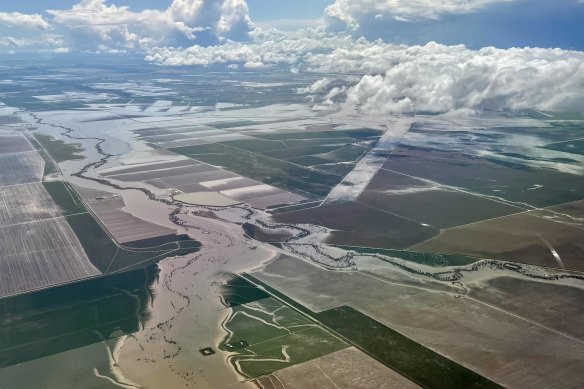 Sydney weather LIVE updates: NSW flood warnings issued; Mudgee woman ...