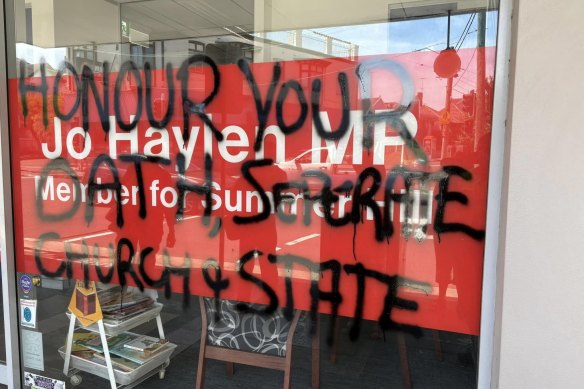 Election 2025: Sydney antisemitism, rail disputes spark disharmony for ...