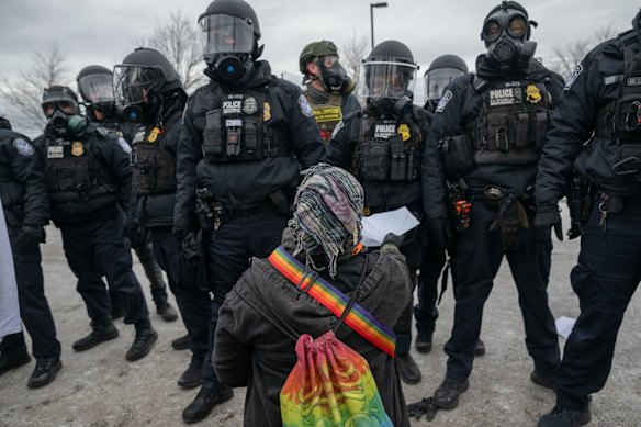 Minneapolis protests: Trump threatens to invoke Insurrection Act of 1807