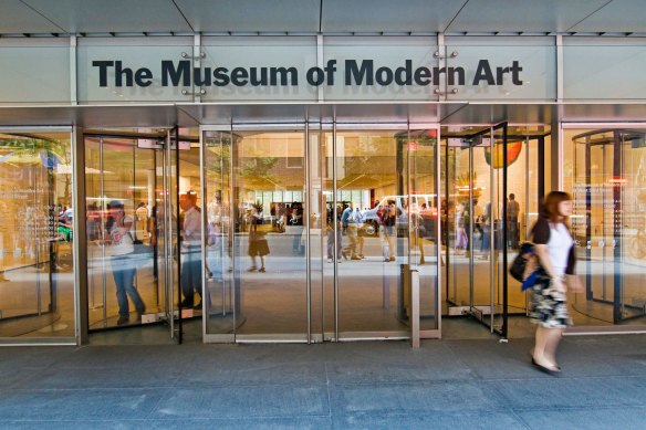 Leading art figure Bob Edwards dies