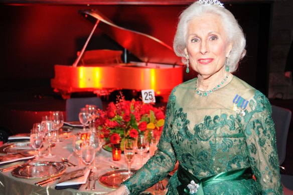 Peter V’Landys goes to London