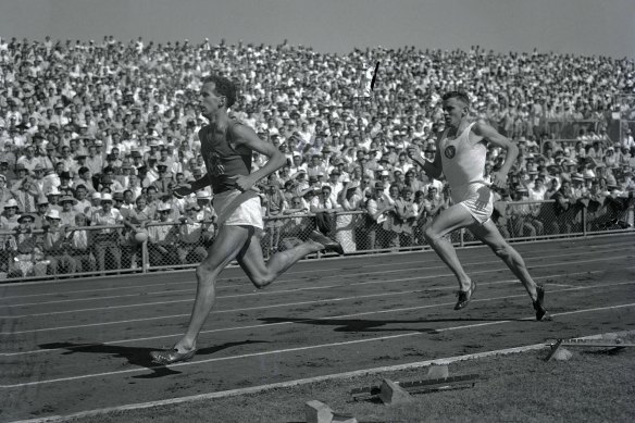From the Archives, 1954: John Landy runs a historic mile