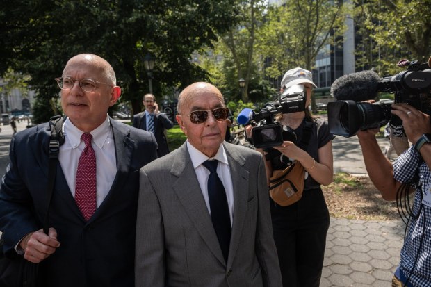 Joe Lewis’s Tavistock lifts AACo holding while he defends insider ...