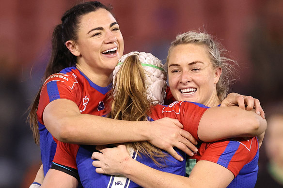 NRLW 2022: Emma Tonegato stars in St George Illawarra Dragons win over ...