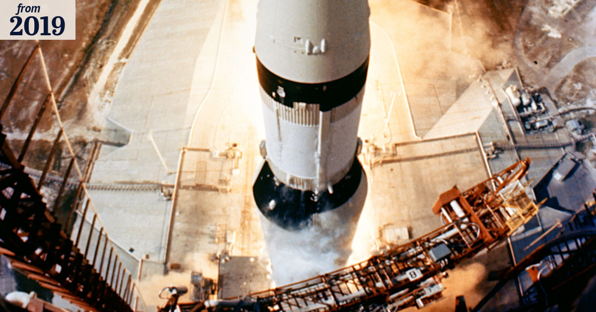 apollo rocket take off