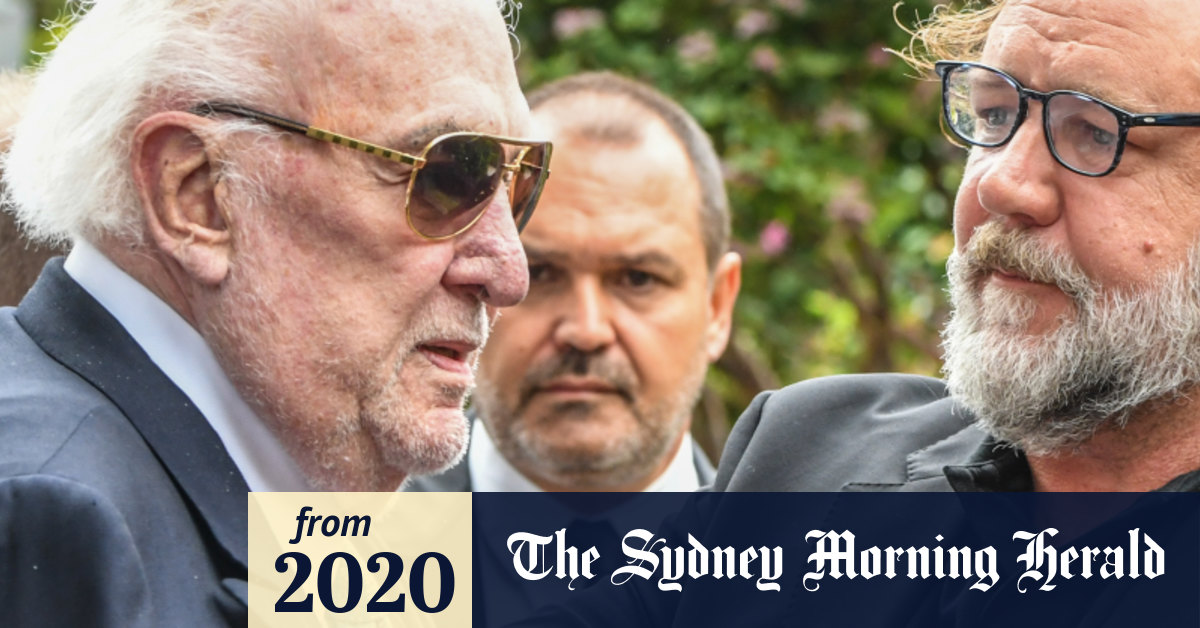 John Laws farewells wife Caroline Laws at funeral in Sydney's Darling Point